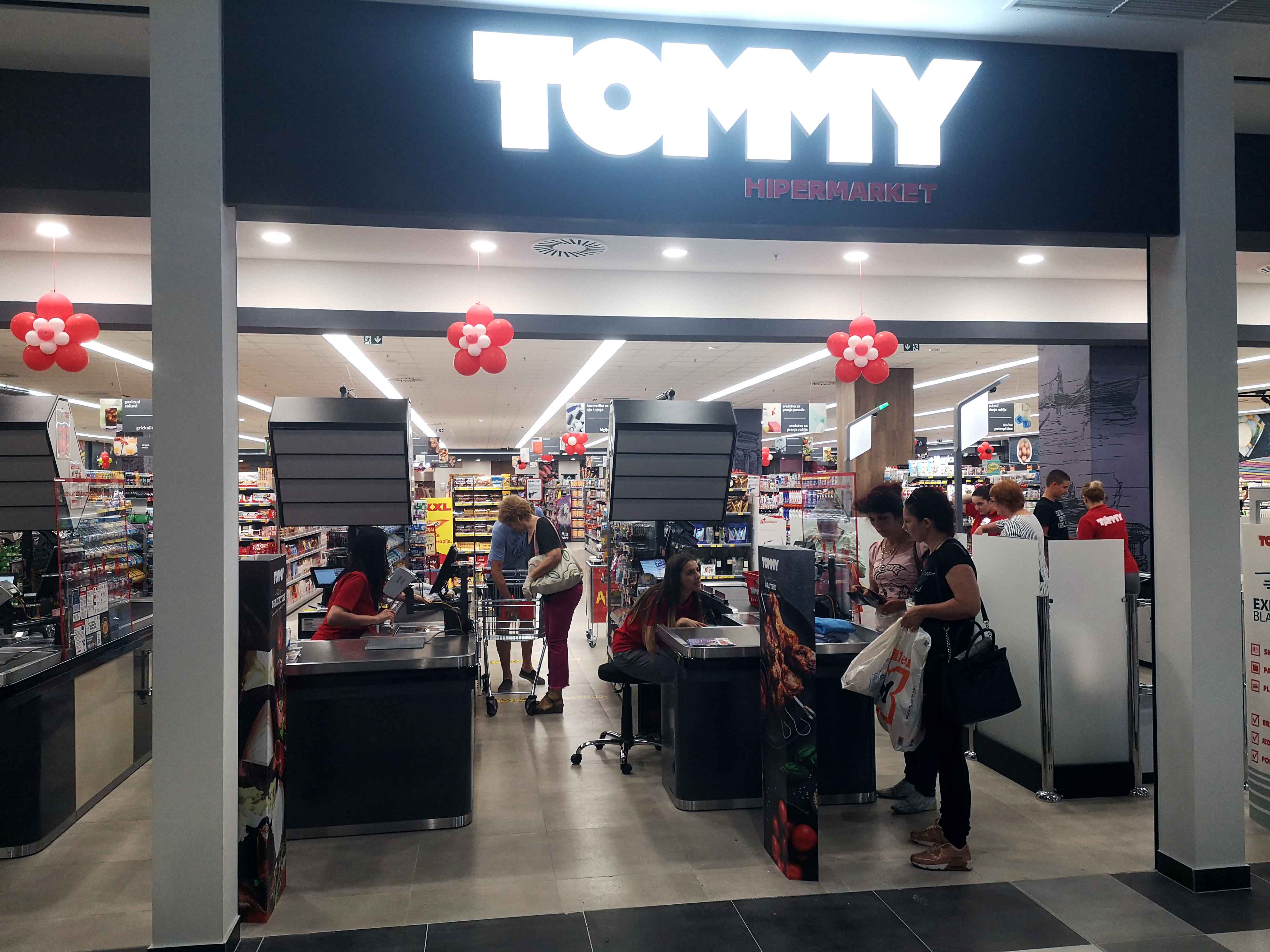TOMMY OPENS IN MAKARSKA | Arneg Italia